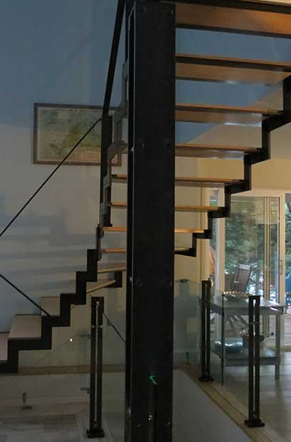 Escalier balancé - Conception sur mesure - Columna Metal